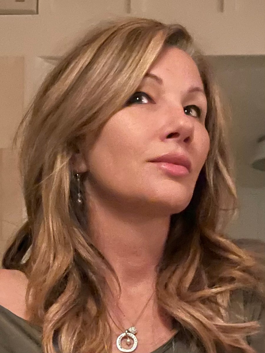 Suzannah Gail Collins – The Gloria Sirens